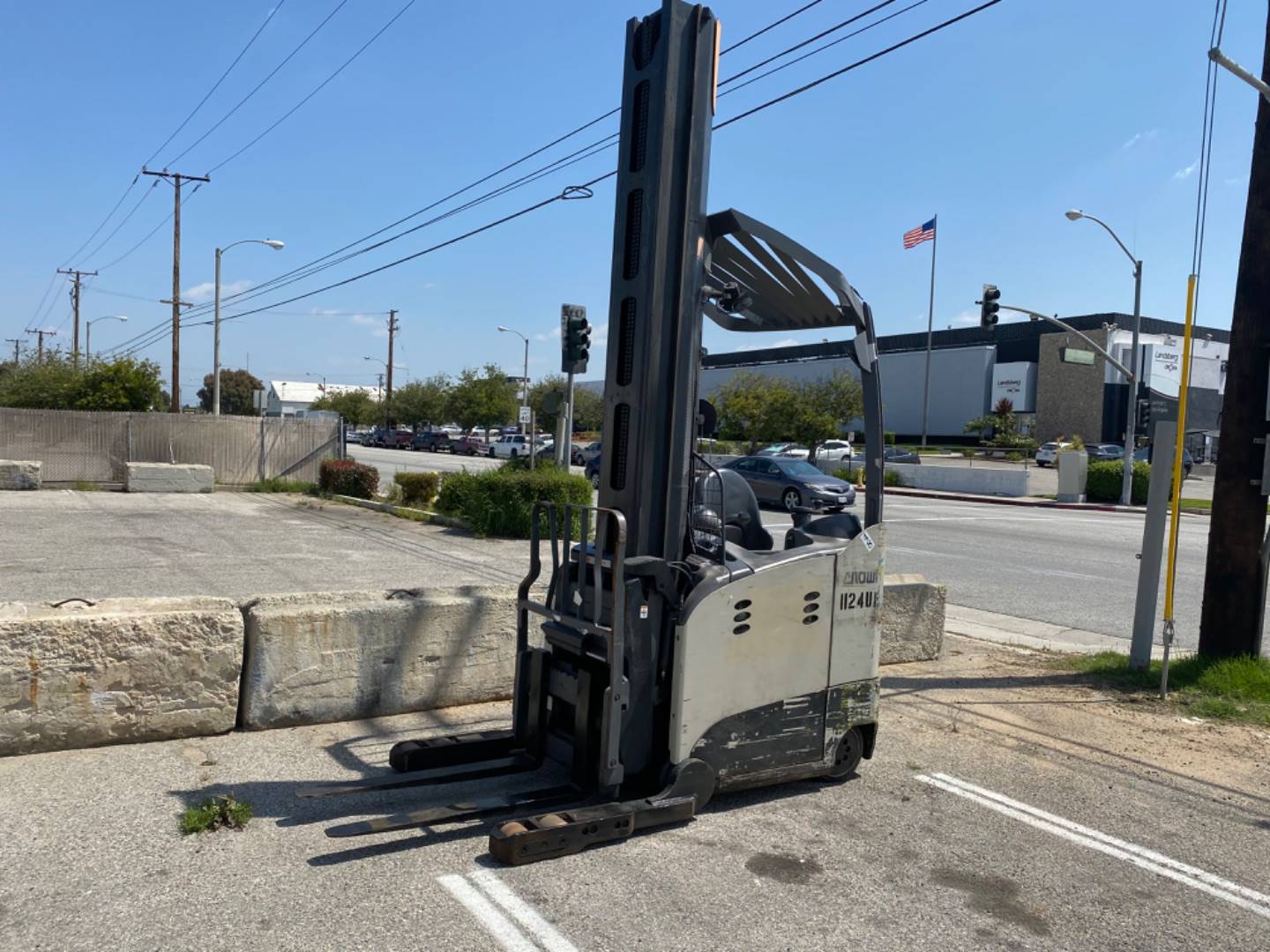 2013 Electric Crown Rm6000 Electric Narrow Aisle Single Reach