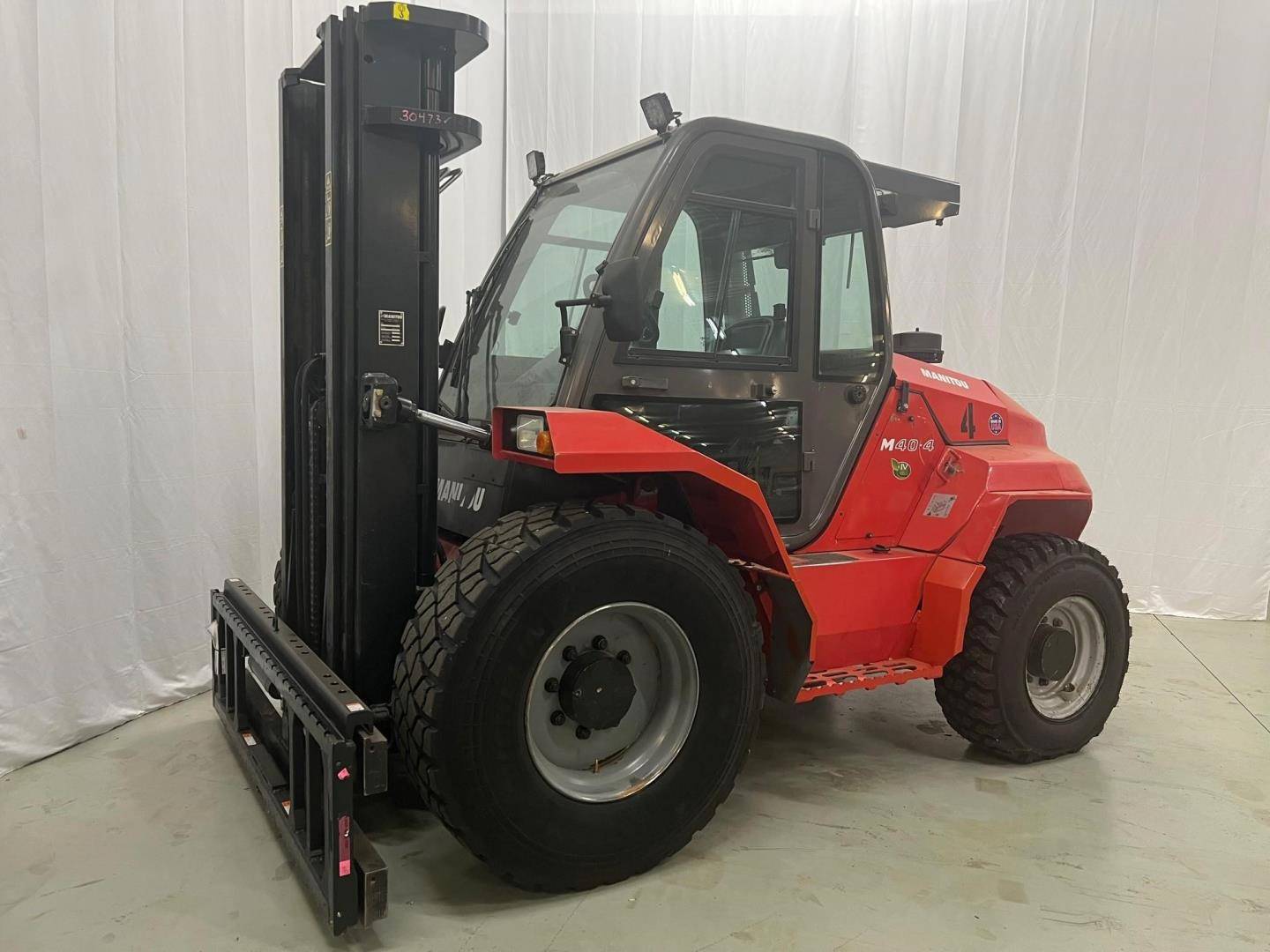 2017 Diesel Manitou Rough Terrain (Vertical Mast) | Eliftruck