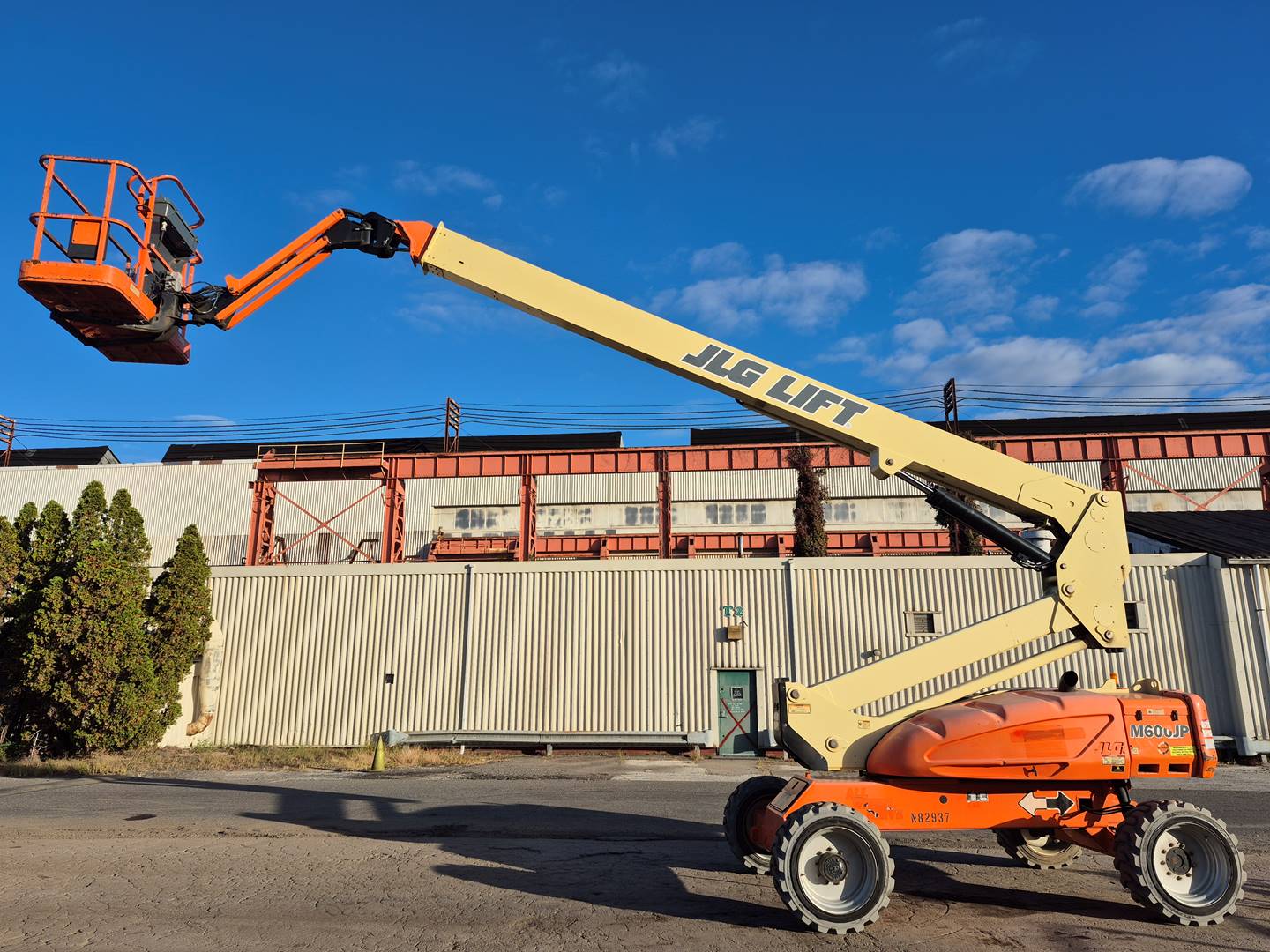 2014 Dual Fuel JLG Articulated Boom | Eliftruck