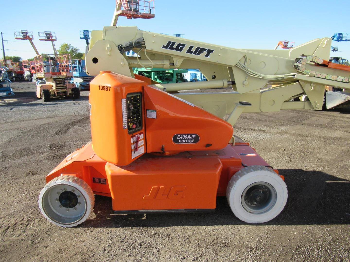 2010 Electric JLG E400AJPN Articulated Boom