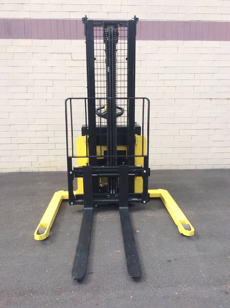 2014 Electric Hyster W25ZA2 Electric Walkie Straddle Stacker