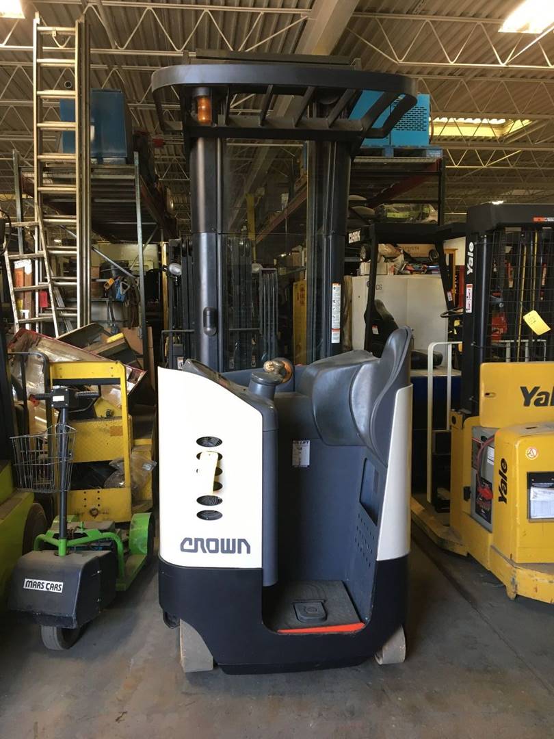 Electric Crown RR5220-45 Electric Narrow Aisle Single Reach