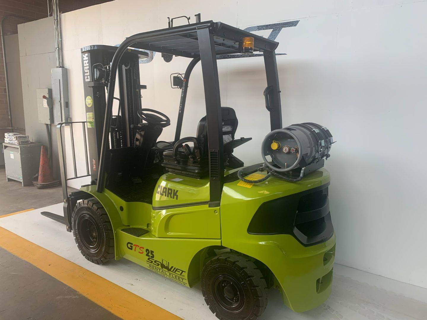 2019 LP Gas Clark GTS25 Pneumatic Tire 4 Wheel Sit Down