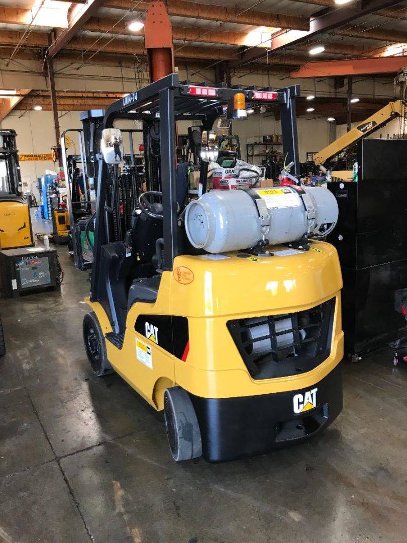 2014 LP Gas Cat C5000 Cushion Tire 4 Wheel Sit Down (Indoor Warehouse)