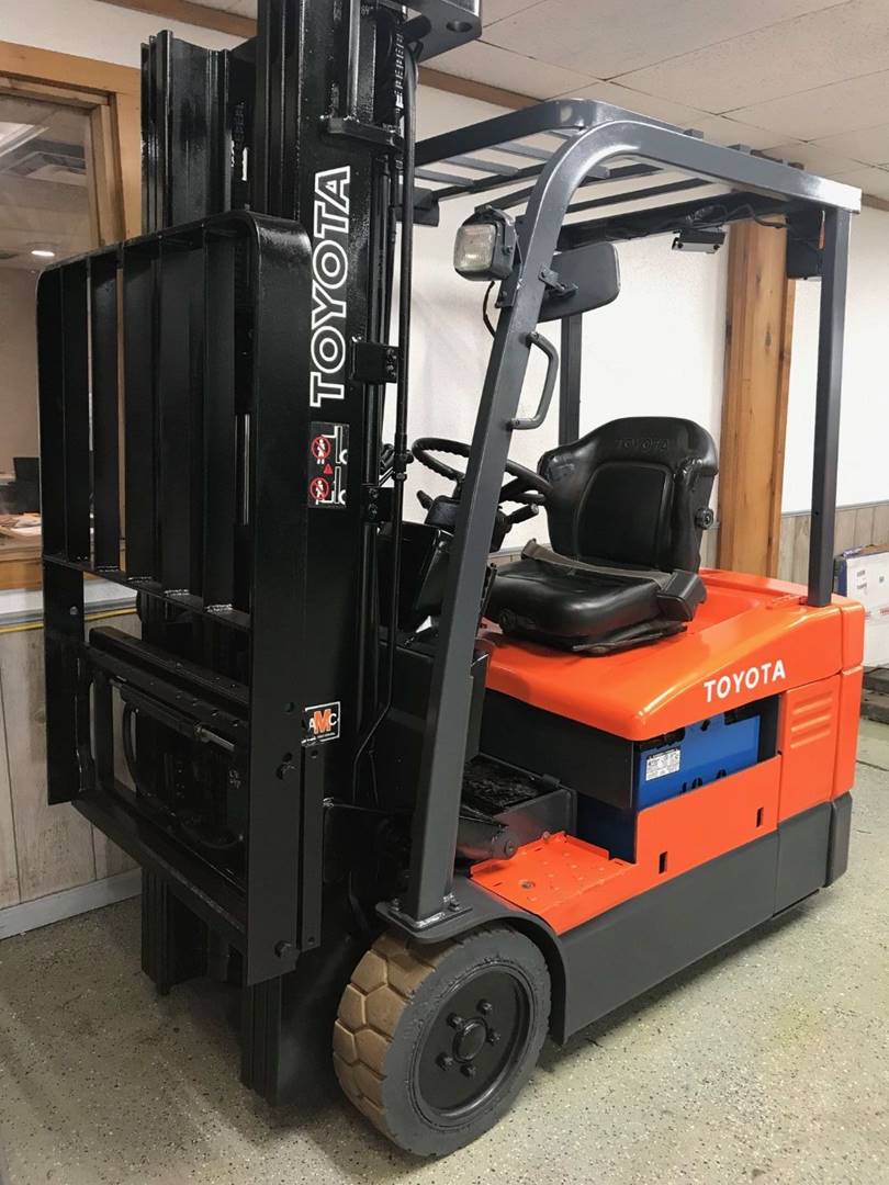 2005 Electric Toyota 7FBEU18 Electric 3 Wheel Sit Down