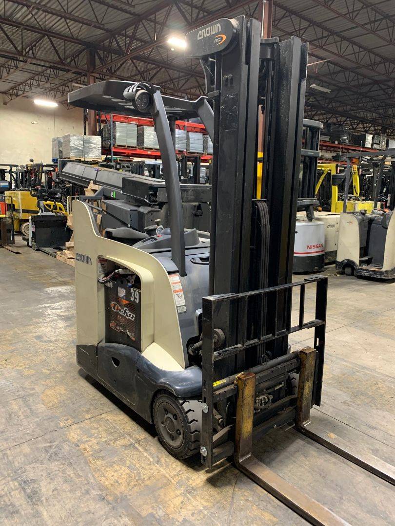 Crown stand up forklift controls - kitchenfeti