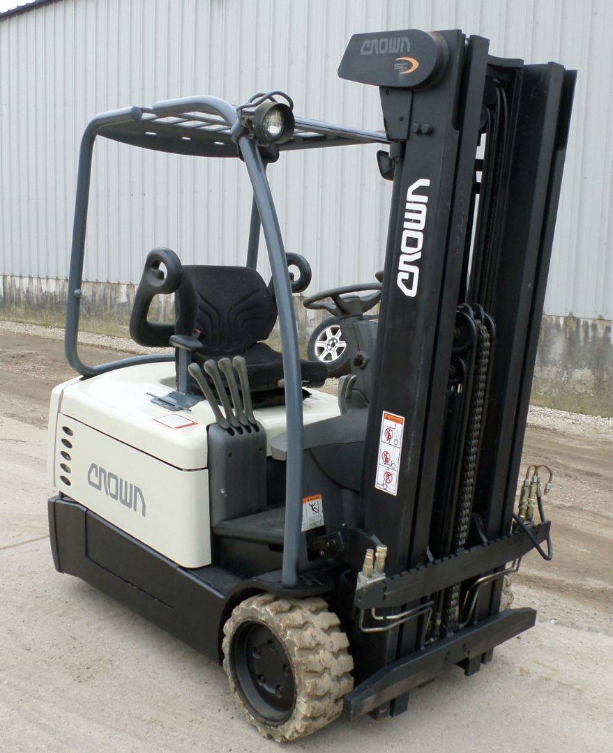 2003 Electric Crown SC4040-40 Electric 3 Wheel Sit Down