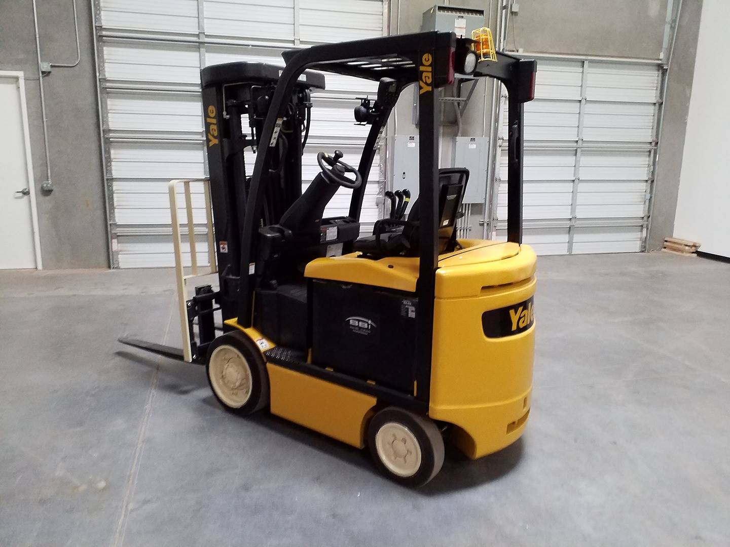 2014 Electric Yale ERC050VG Electric 4 Wheel Sit Down