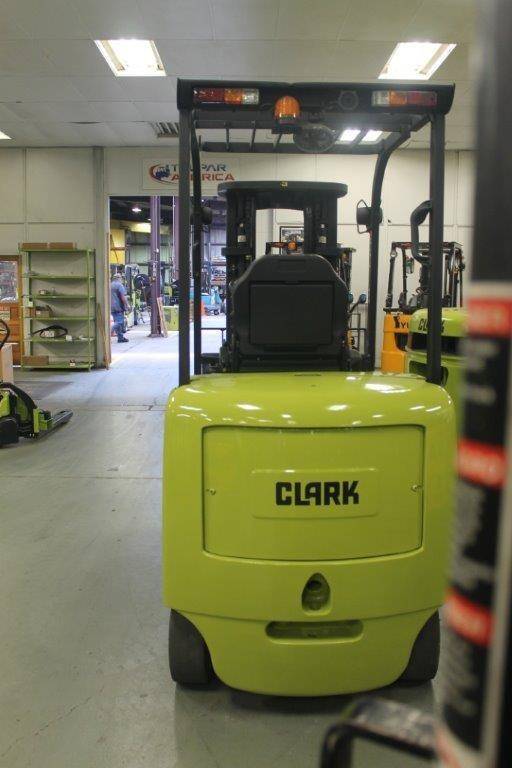 2011 Electric Clark ECX25 Electric 4 Wheel Sit Down