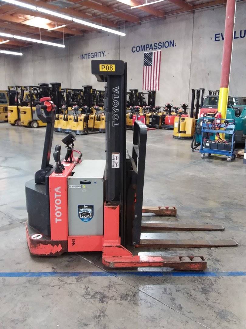 2014 Electric Toyota 6BWR15 Electric Narrow Aisle Single Reach