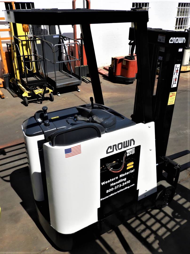 A wide selection of Crown Forklifts with 52 in stock and available for ...