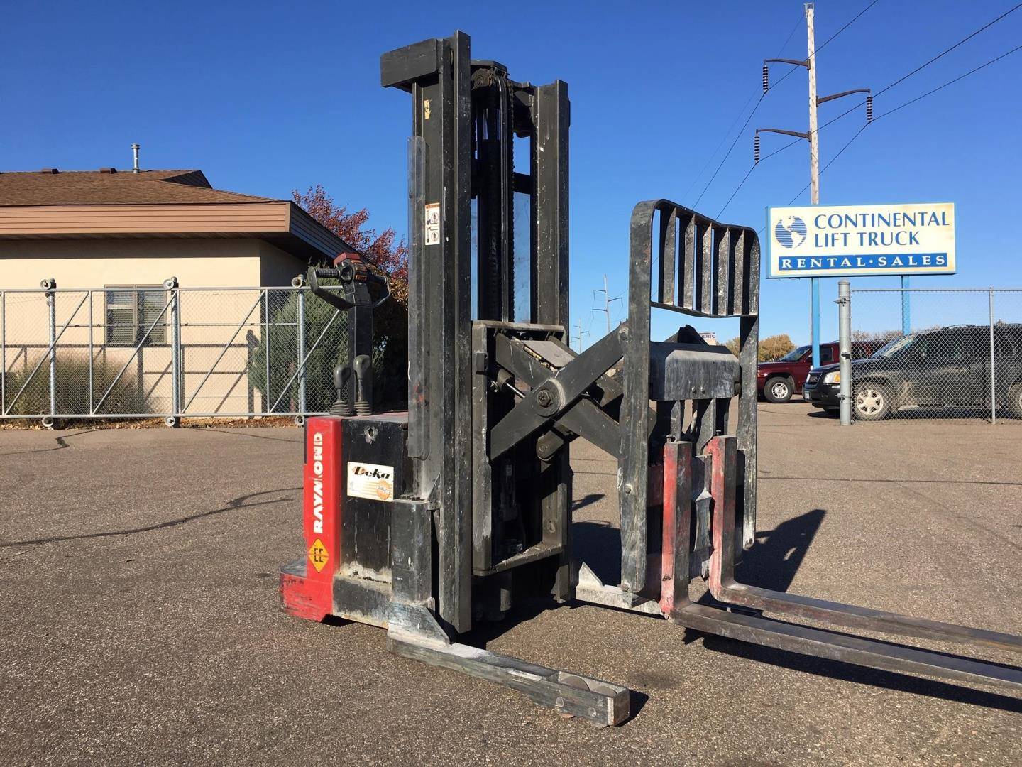 2007 Electric Raymond RRS30 Electric Walkie Straddle Stacker