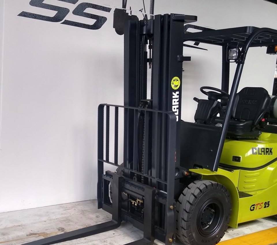 2019 LP Gas Clark GTS25 Pneumatic Tire 4 Wheel Sit Down