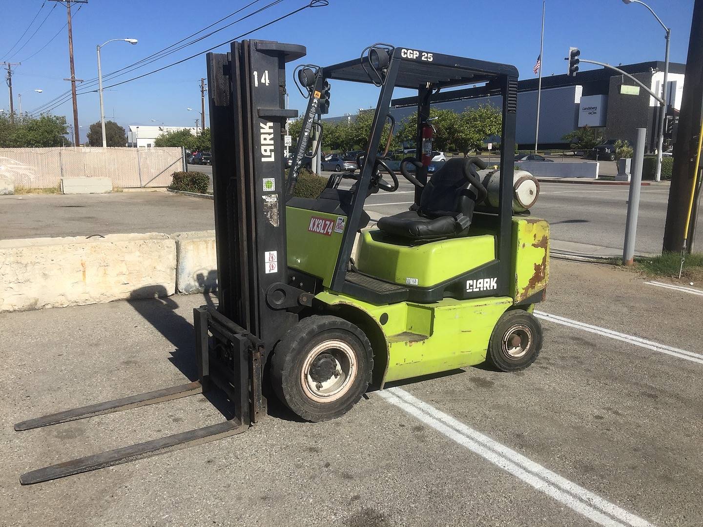 2004 LP Gas Clark Cgp25 Pneumatic Tire 4 Wheel Sit Down