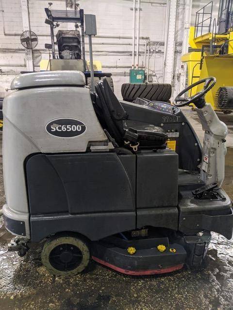 2016 Advance SC6500 Rider Scrubbers