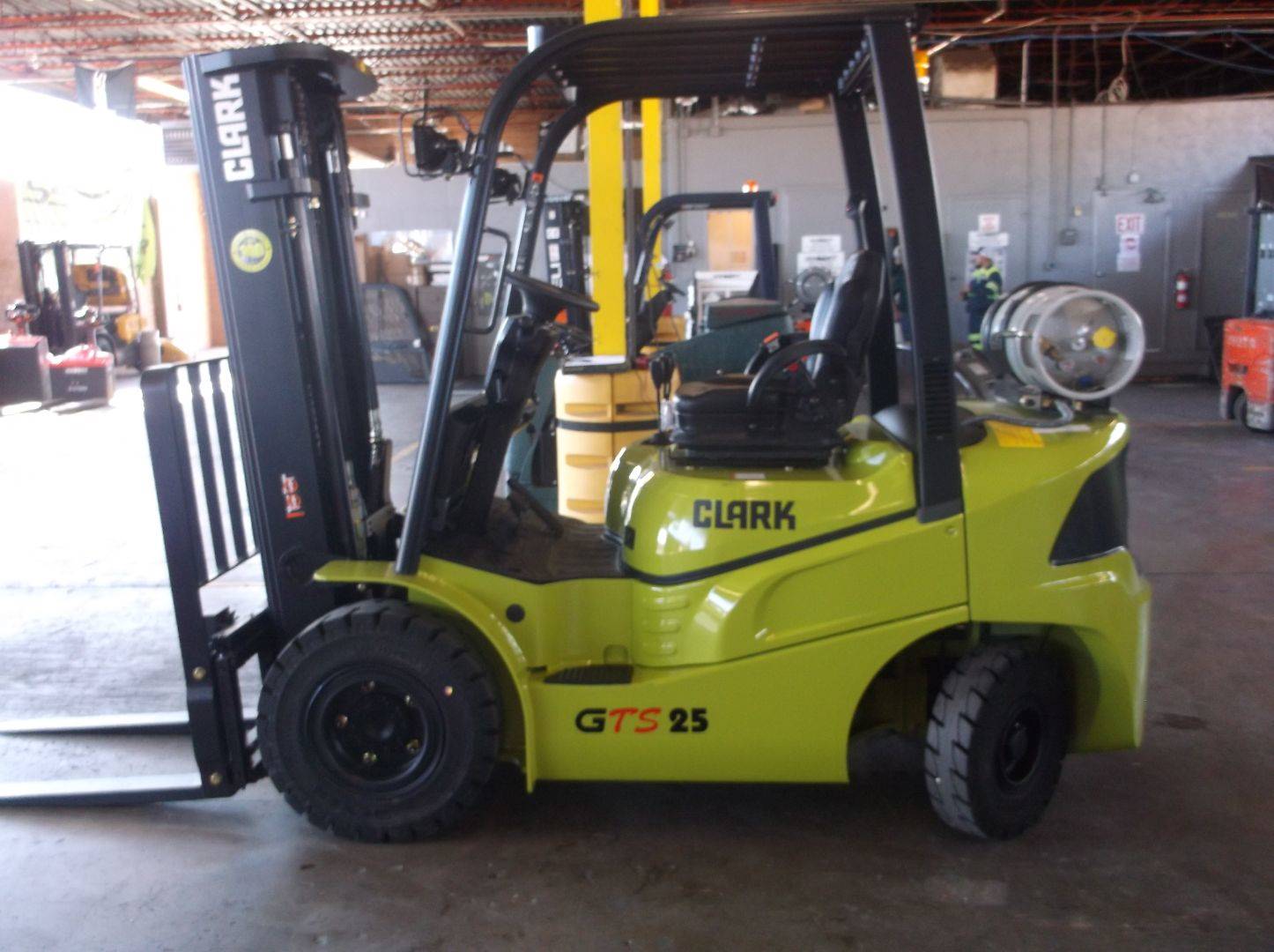 2019 LP Gas Clark GTS25 Pneumatic Tire 4 Wheel Sit Down