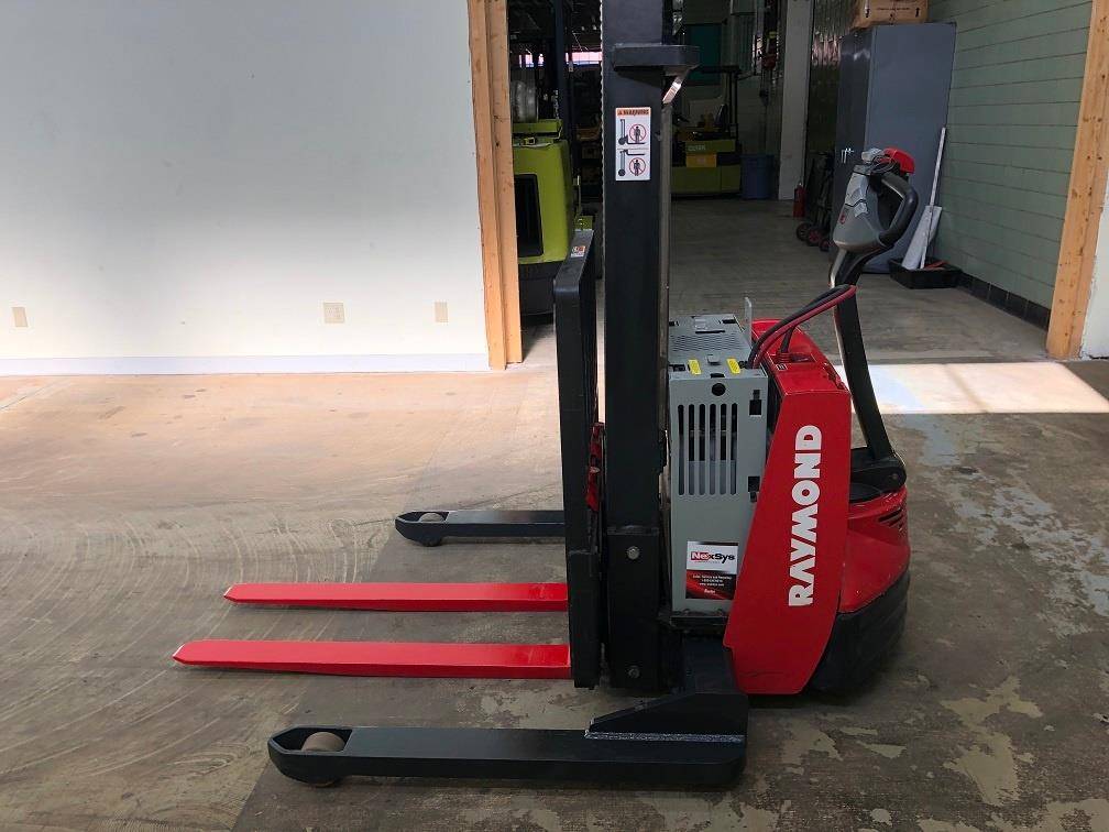 2007 Electric Raymond RAS25 Electric Walkie Straddle Stacker