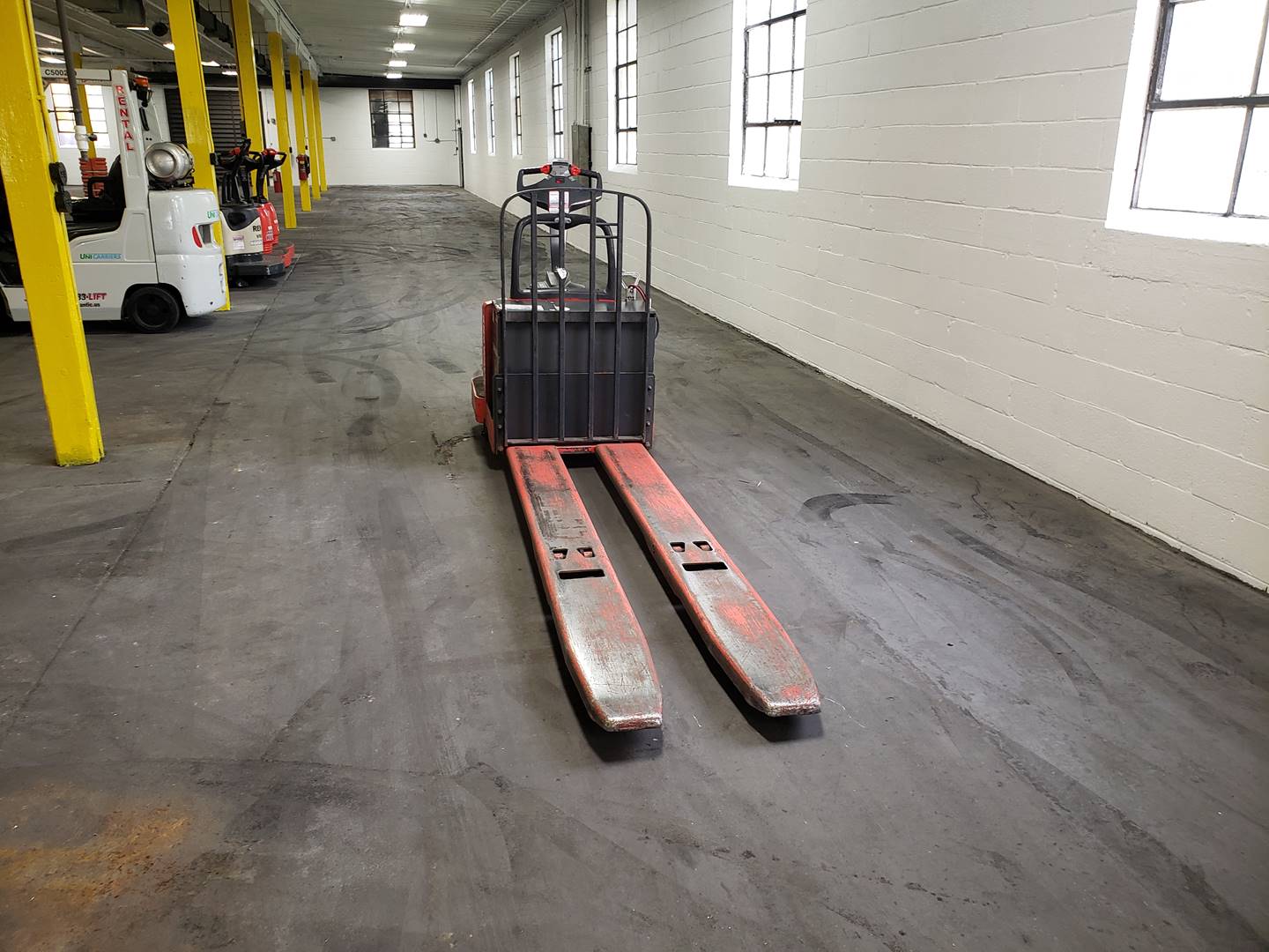 2006 Electric Raymond 840-FRE60L Electric Walkie/Rider Pallet Jack