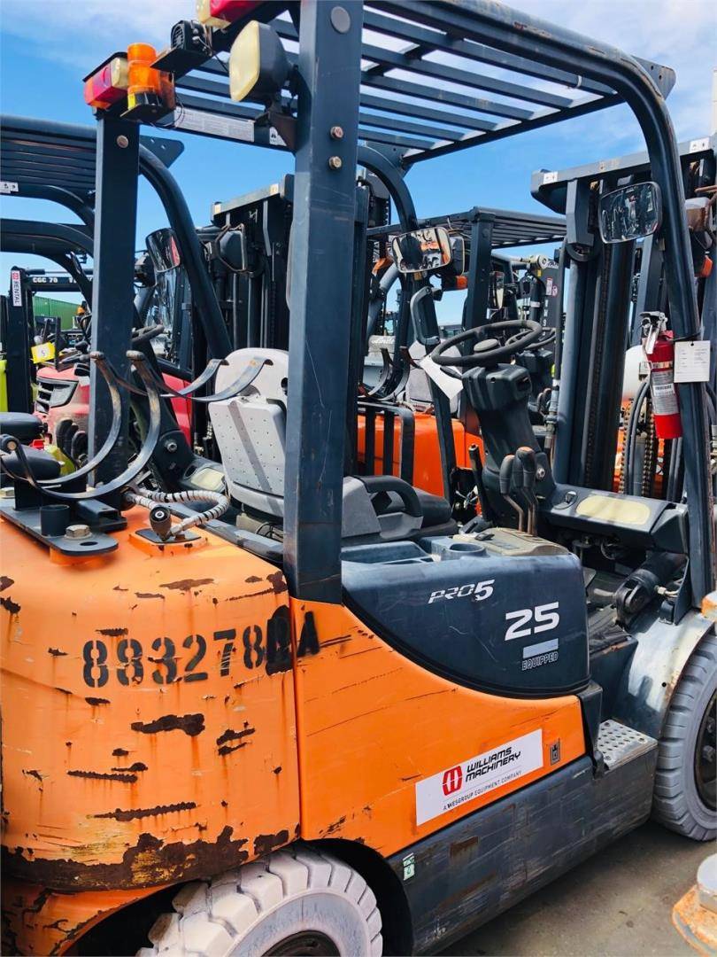2011 LP Gas Doosan G25P-5 Pneumatic Tire 4 Wheel Sit Down