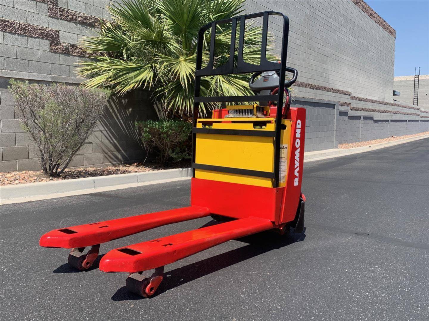 2008 Electric Raymond 102T-F45L Electric Walkie Pallet Jack