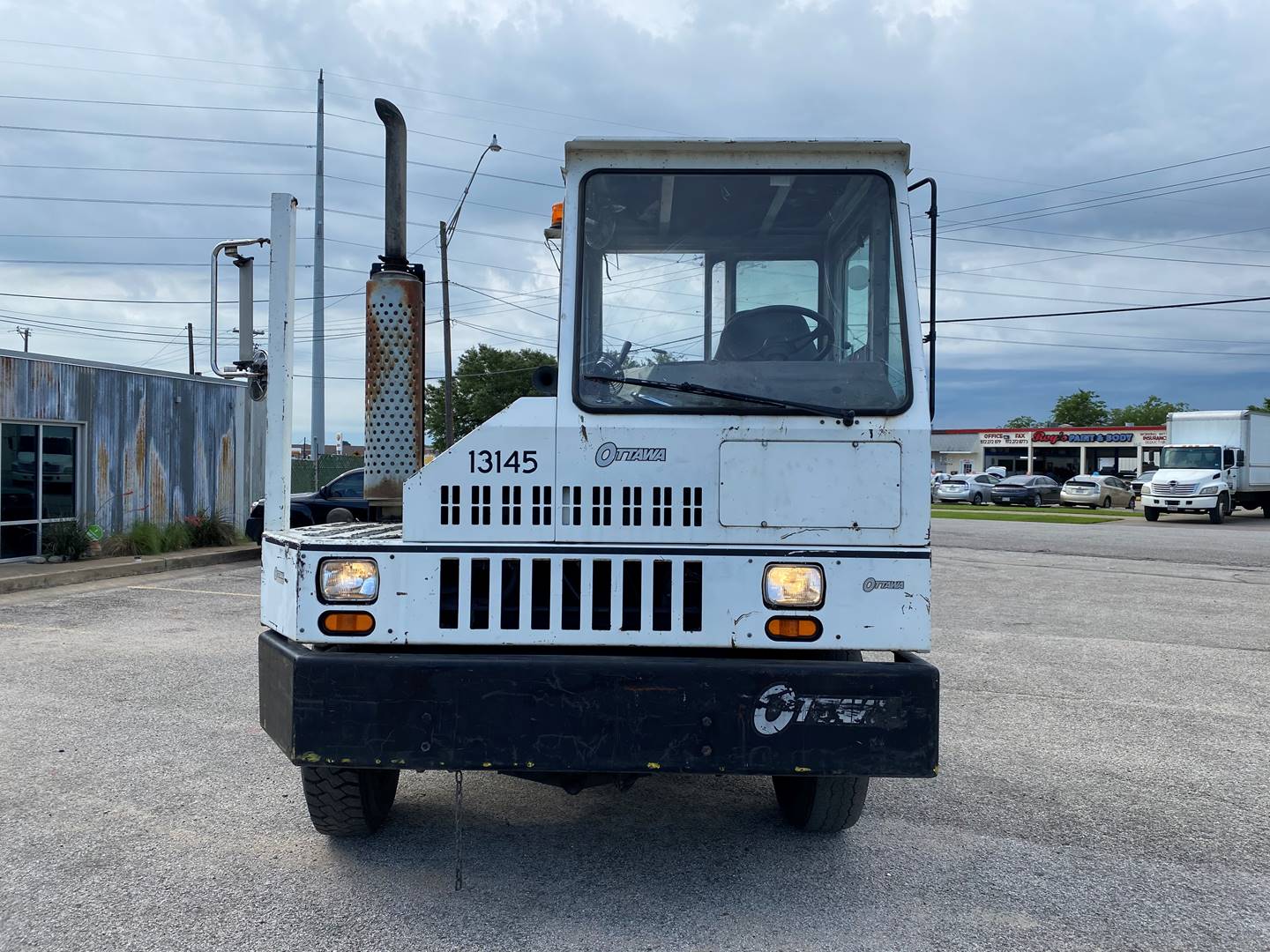 2000 Ottawa 30 Trucks and Trailers