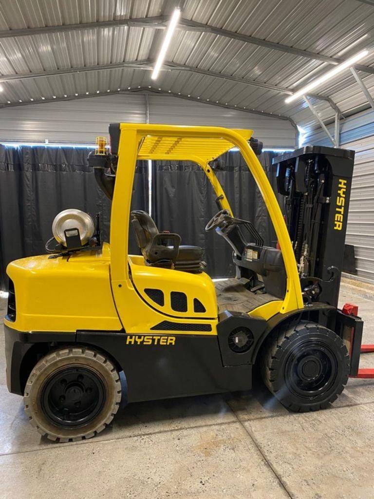 LP Gas Hyster H80FT Pneumatic Tire 4 Wheel Sit Down