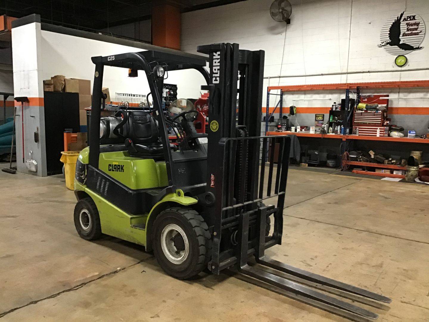 2015 LP Gas Clark C25L Pneumatic Tire 4 Wheel Sit Down