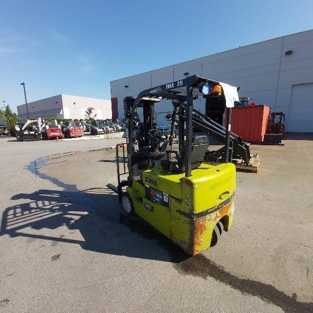 2016 Electric Clark TMX25 Electric 3 Wheel Sit Down