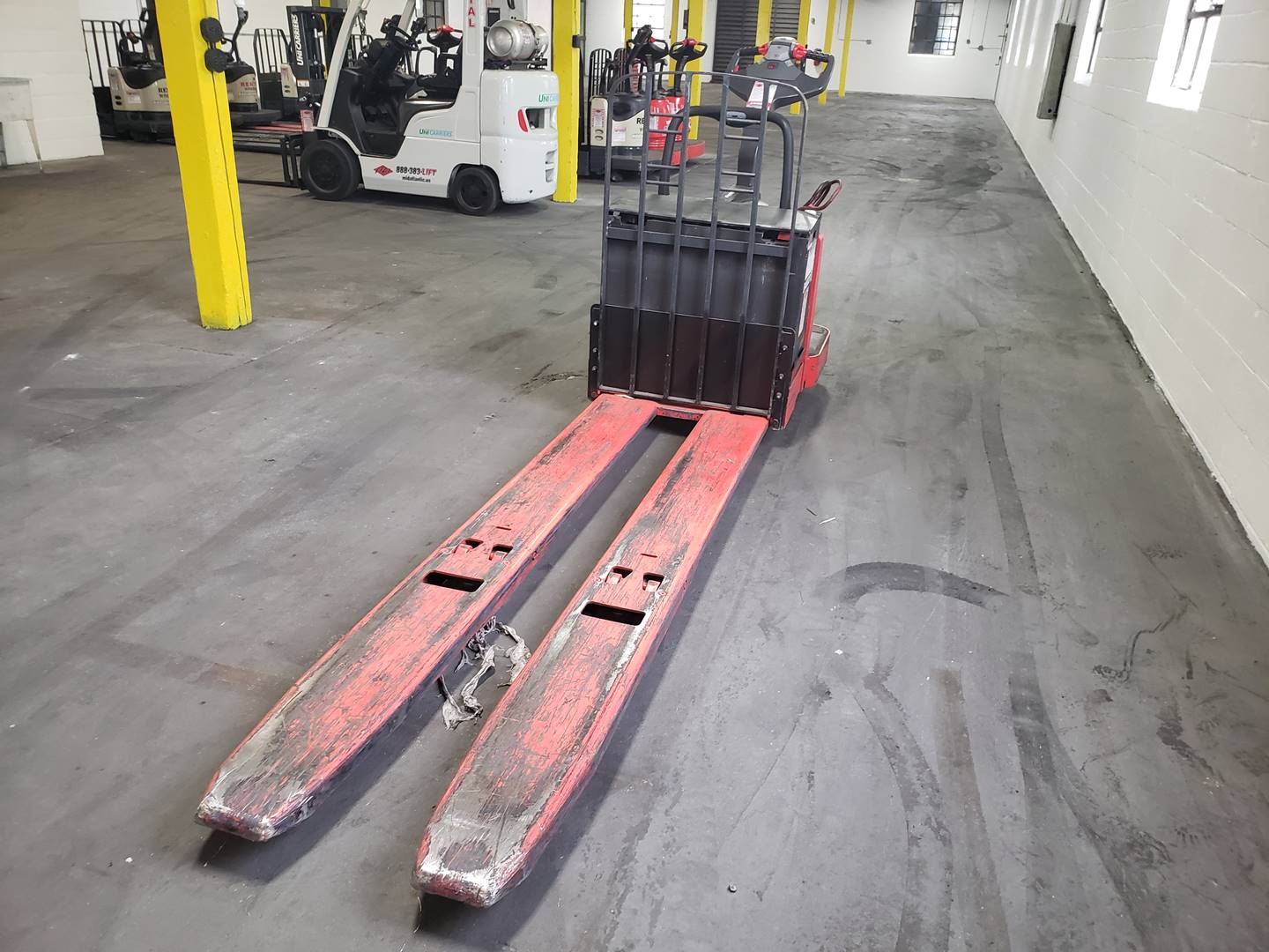 2008 Electric Raymond 8400-FRE60L Electric Walkie/Rider Pallet Jack