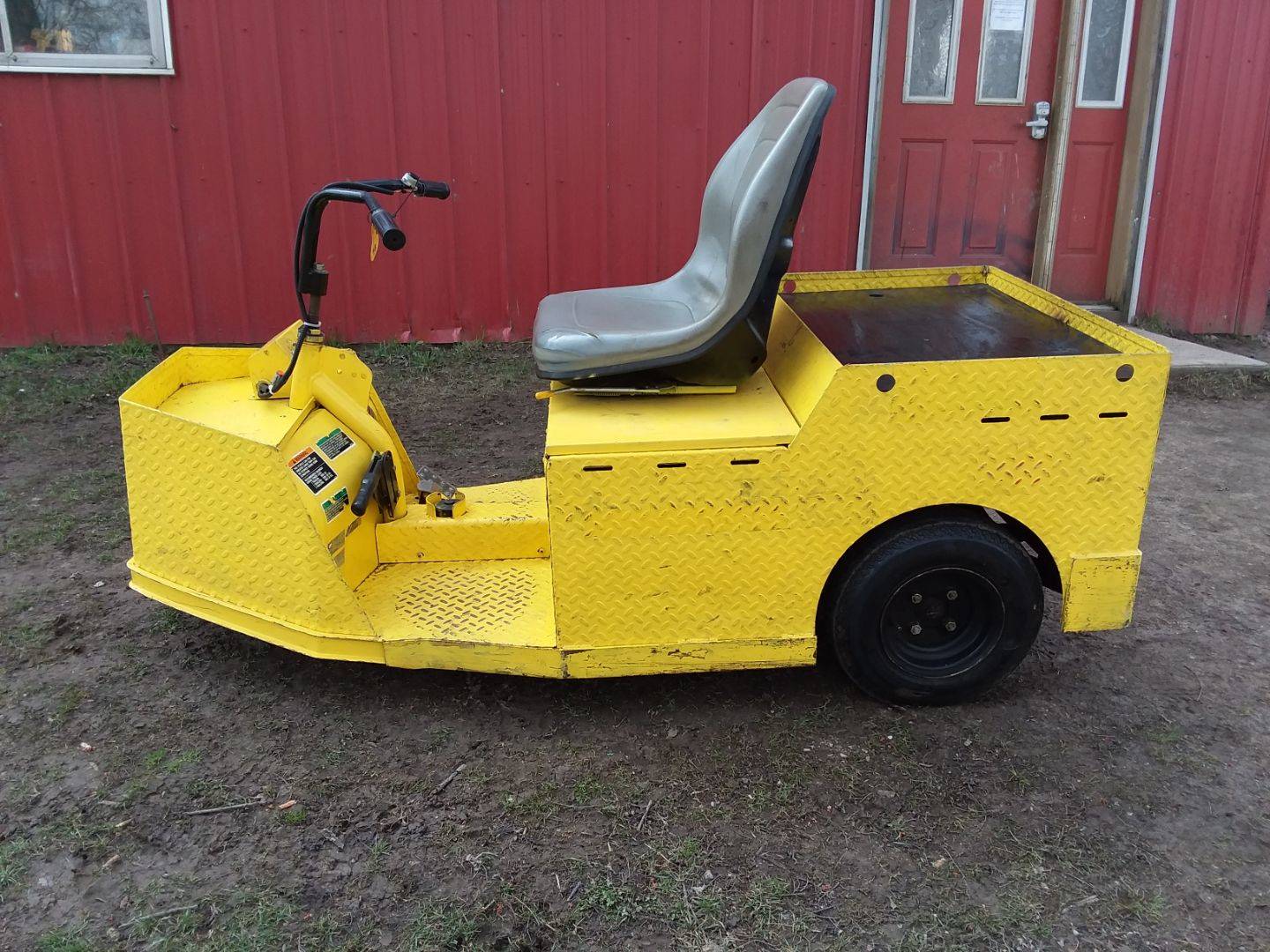 2006 Cushman Tug Personnel & Burden Carriers