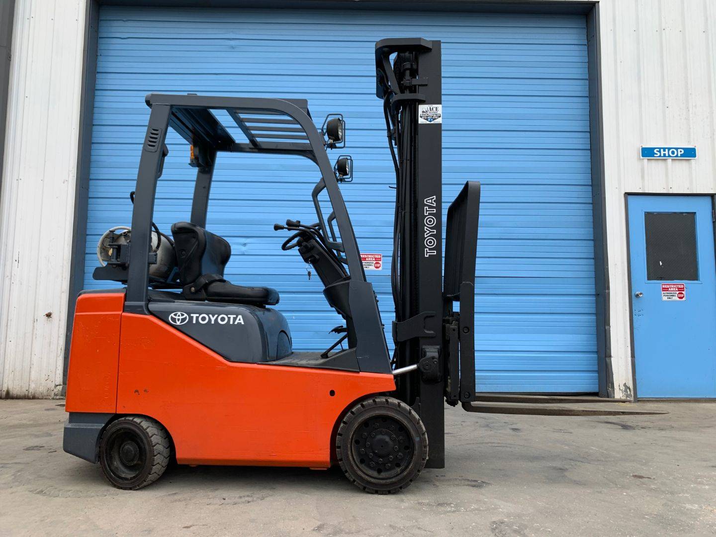 LP Gas Toyota 8FGCSU20 Cushion Tire 4 Wheel Sit Down (Indoor Warehouse)