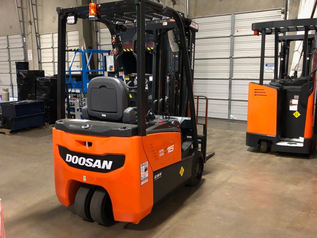 2020 Electric Doosan B15T-7 Electric 3 Wheel Sit Down