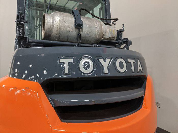 2014 LP Gas Toyota 8FG40U Pneumatic Tire 4 Wheel Sit Down