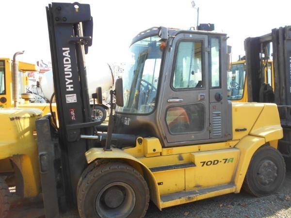 2015 Diesel Hyundai 70D-7A Pneumatic Tire 4 Wheel Sit Down