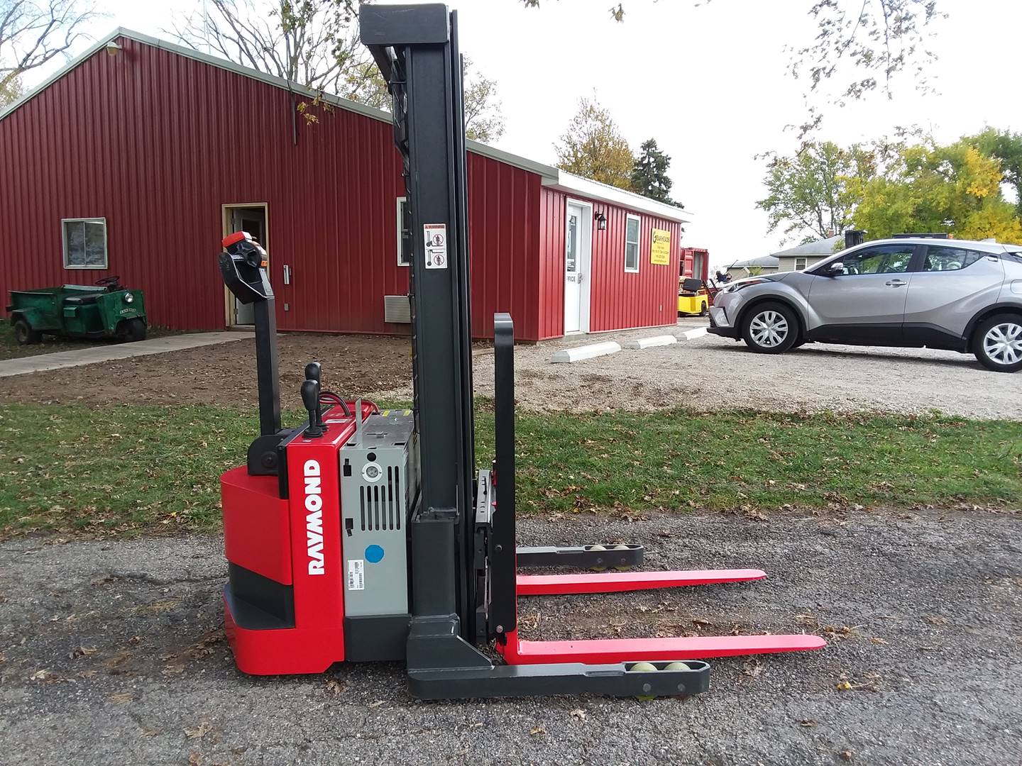 2009 Electric Raymond RSS40 Electric Walkie Straddle Stacker