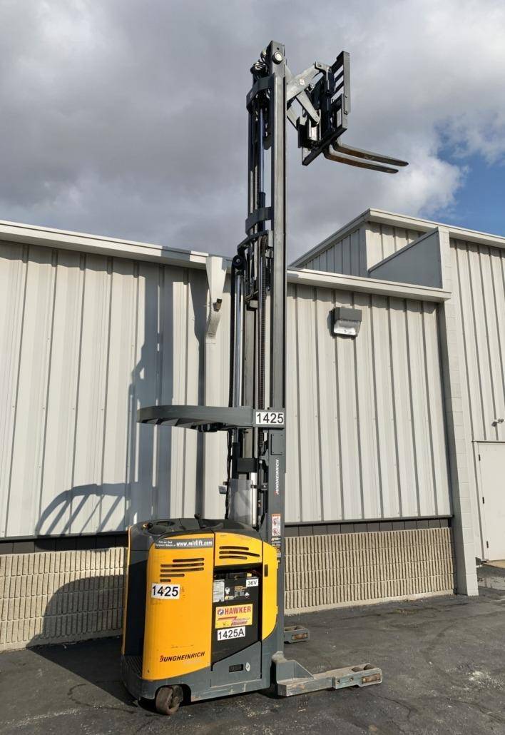 2018 Electric Jungheinrich ETR235 Electric Narrow Aisle Single Reach