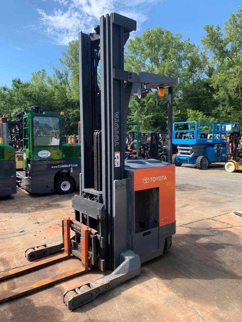 2006 Electric Toyota 7BRU18 Electric Narrow Aisle Single Reach