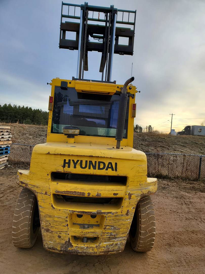 2011 Diesel Hyundai 70D-7E Pneumatic Tire 4 Wheel Sit Down