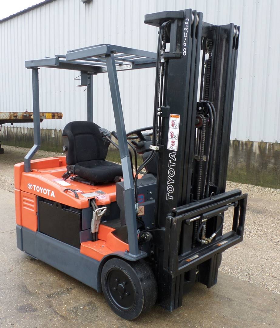 2005 Electric Toyota 7FBEU20 Electric 3 Wheel Sit Down