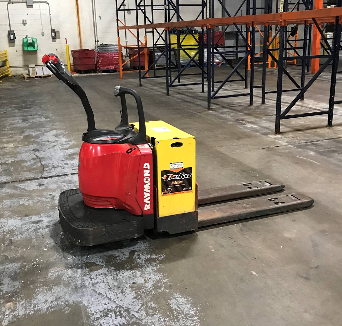 2012 Electric Raymond 8400 Electric Walkie/Rider Pallet Jack