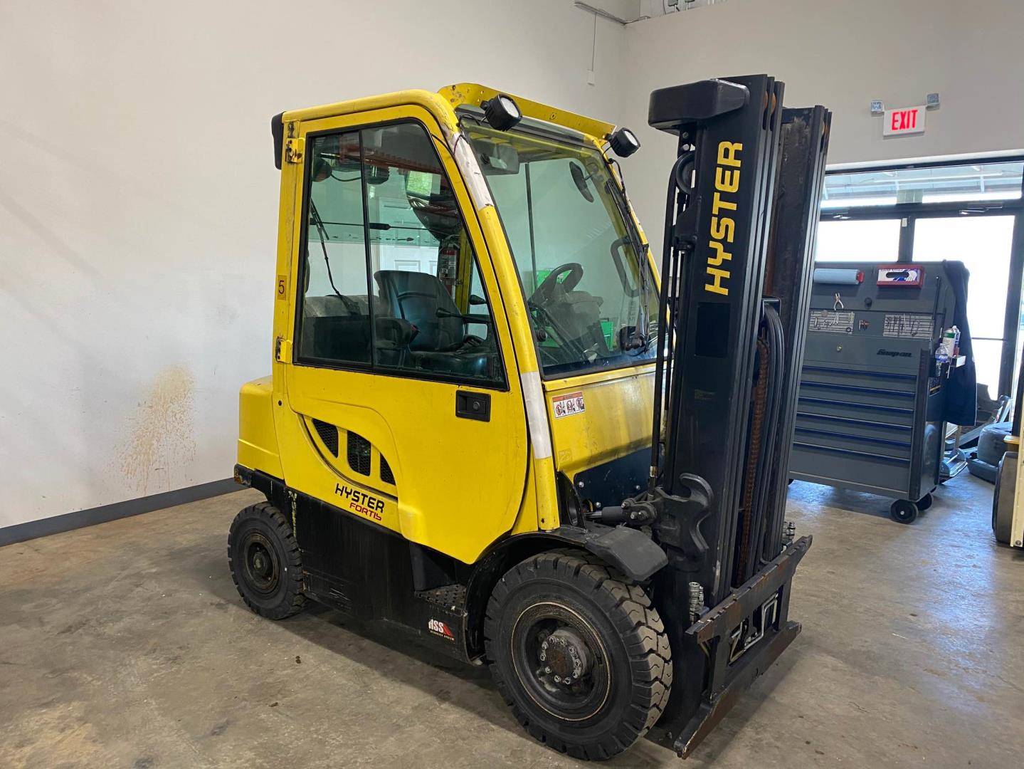 2015 LP Gas Hyster H40FT Pneumatic Tire 4 Wheel Sit Down