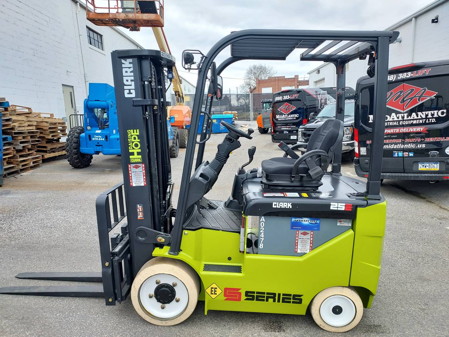 2024 Electric Clark Electric Sitdown EE Rated 4 Wheel | Eliftruck