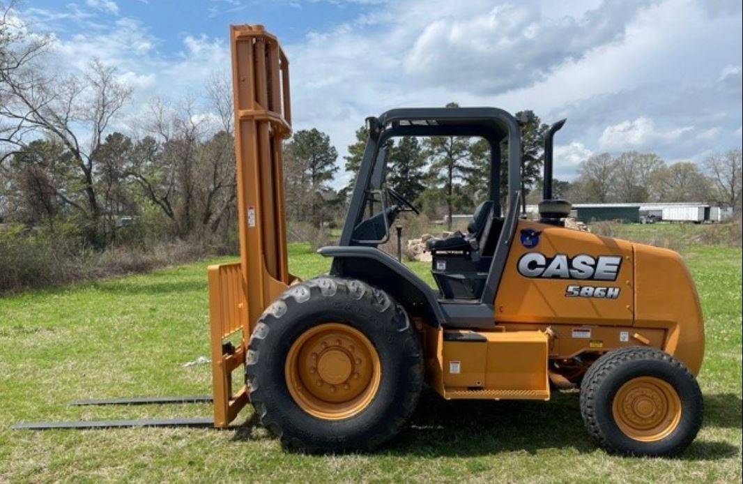 2013 Diesel Case 586H Rough Terrain (Vertical Mast)