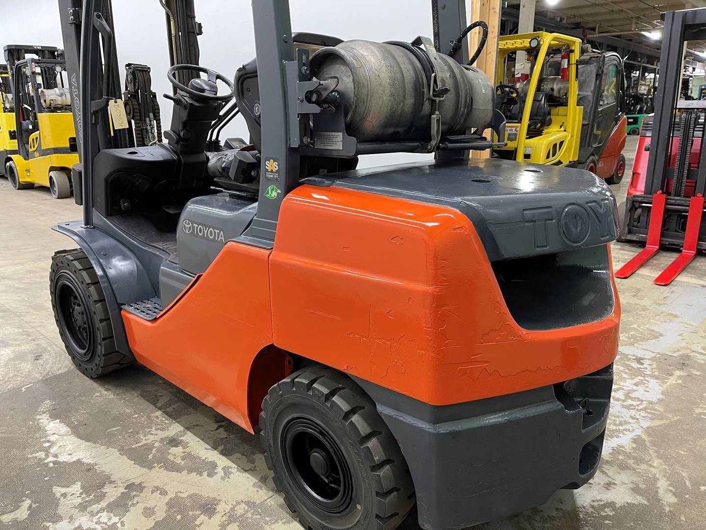 2014 LP Gas Toyota 8FGU32 Pneumatic Tire 4 Wheel Sit Down