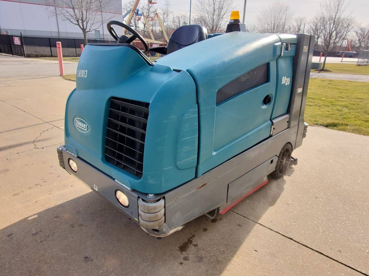 2012 LP Gas Tennant M20 Rider Sweeper/Scrubbers