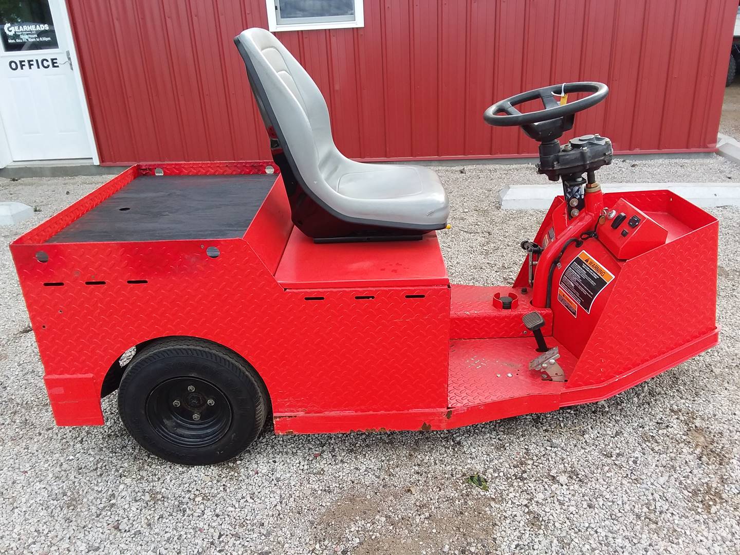 2008 Cushman Tug Personnel & Burden Carriers