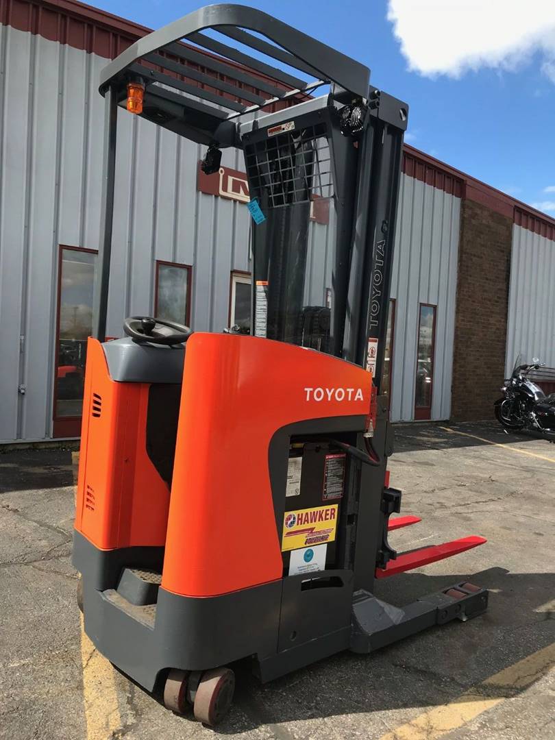 2011 Electric Toyota 8RH-8BRU18 Electric Narrow Aisle Single Reach