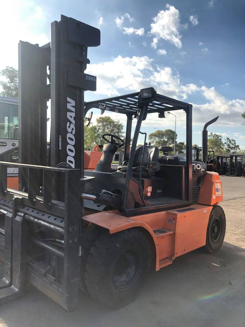 2016 Diesel Doosan D70S-7 Pneumatic Tire 4 Wheel Sit Down