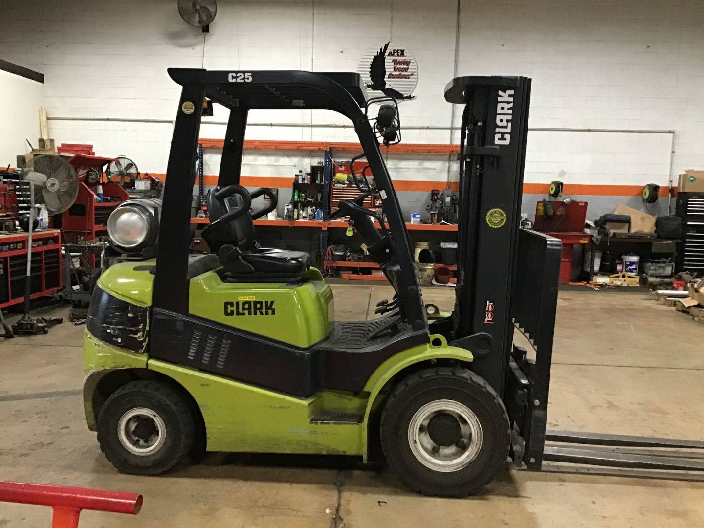 2015 LP Gas Clark C25L Pneumatic Tire 4 Wheel Sit Down