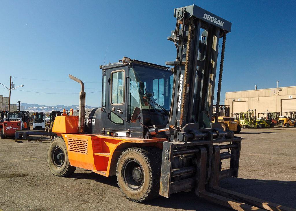 2015 Diesel Doosan D160S-5 Pneumatic Tire 4 Wheel Sit Down